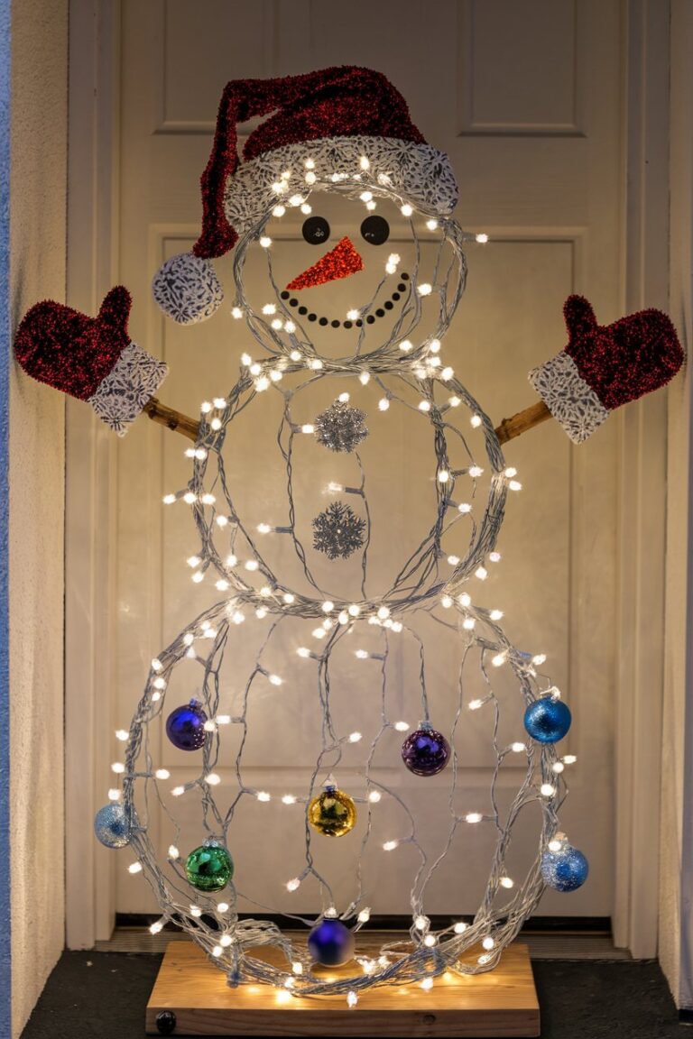 12 Snowman Door Decoration Ideas for a Festive and Welcoming Home - My ...