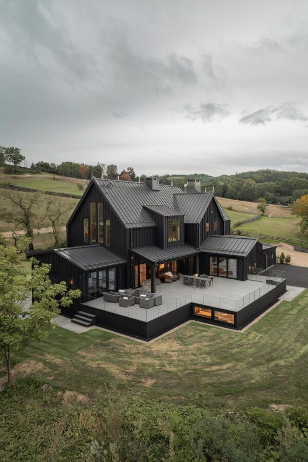 10 Black Modern Farmhouse Exteriors That Showcase Bold, Timeless Design ...
