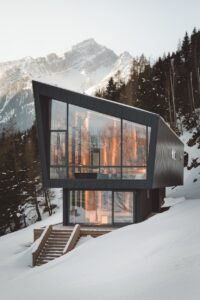 14 Chalet Style Homes Perfect for Scenic Escapes - My Decor Inspo