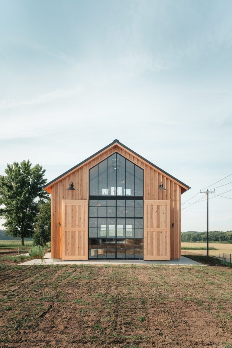 15 Modern Barndominium Exterior Ideas: Stylish Designs for Contemporary ...